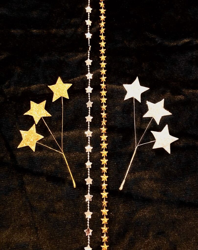 7” GOLD GLITTER TRIPLE STAR SPRAY - Homecoming Supplies