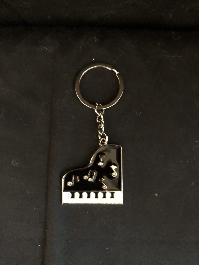 GRAND PIANO KEYCHAIN IS SUPER CUTE! - Homecoming Supplies